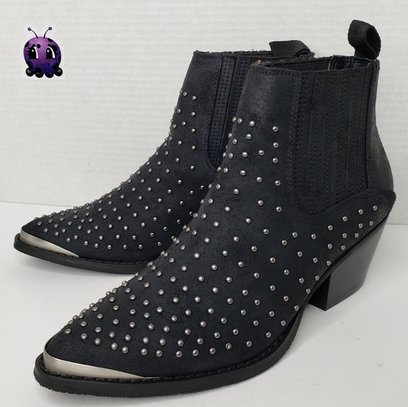 Very Volatile | Shoes | Very Volatile Black Faux Suede Cowgirl Boots ...